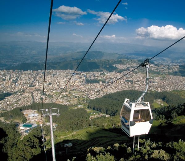 El Teleférico de Quito, un mirador de la majestuosidad de los Andes ...